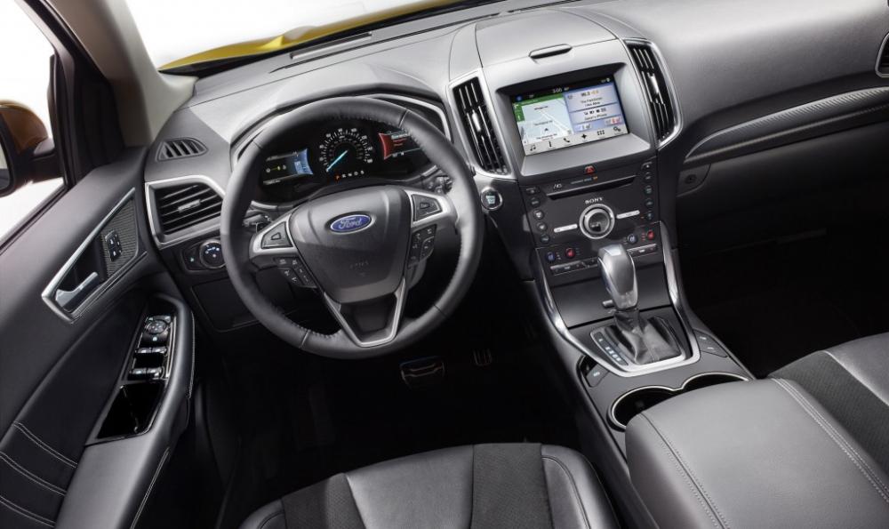 Đánh giá xe Ford Edge 2017: Mẫu ô tô 2 hàng ghế rộng dành cho nhà 5 người