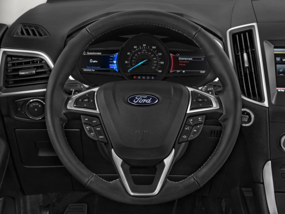 Đánh giá xe Ford Edge 2017: Mẫu ô tô 2 hàng ghế rộng dành cho nhà 5 người