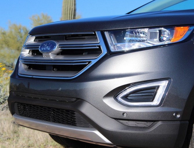 Đánh giá xe Ford Edge 2017: Mẫu ô tô 2 hàng ghế rộng dành cho nhà 5 người